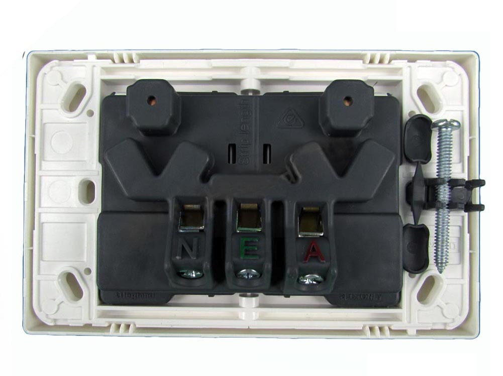 HPM EXCEL Legrand ED777WE Double Power Point GPO